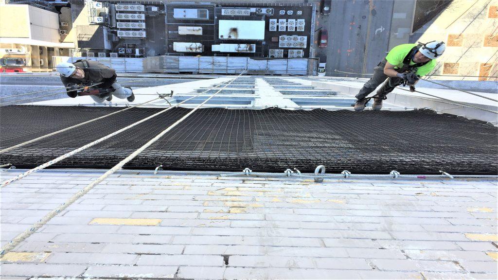 Safety Netting - Leon De Oro