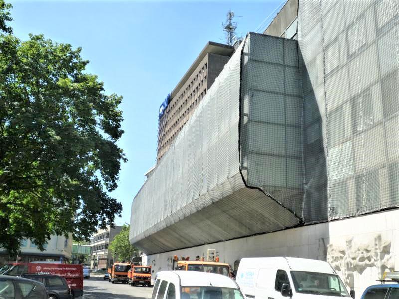 FACADE CONTAINMENT NETTING - Leon De Oro