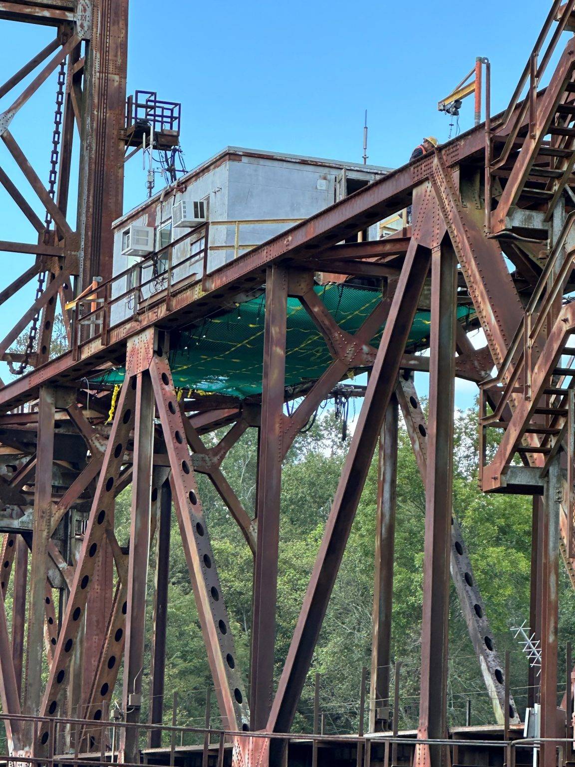 Bridge Access - Leon De Oro